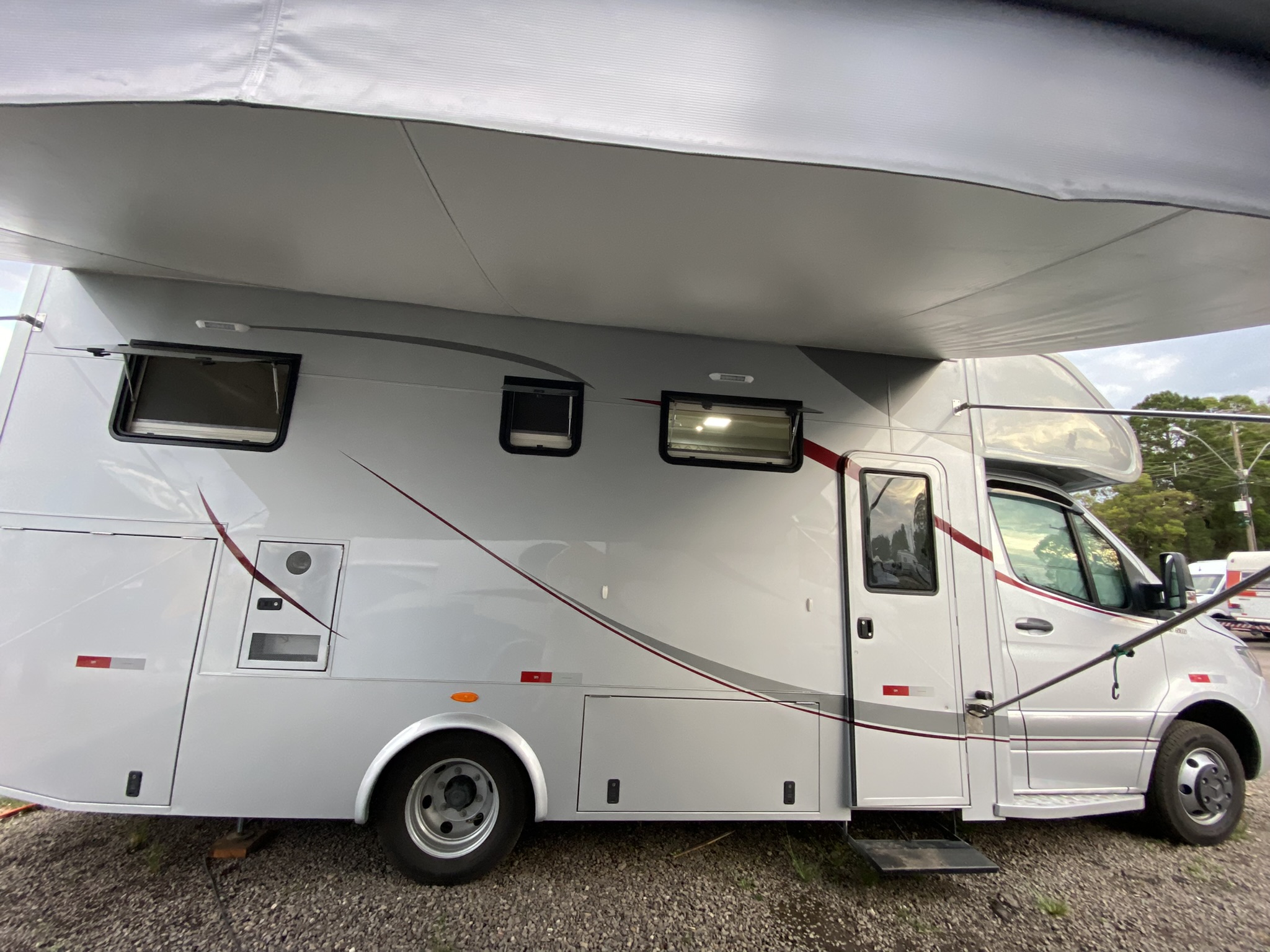Motorhome Space Sprinter 516 SS – Mundo do Motor Home